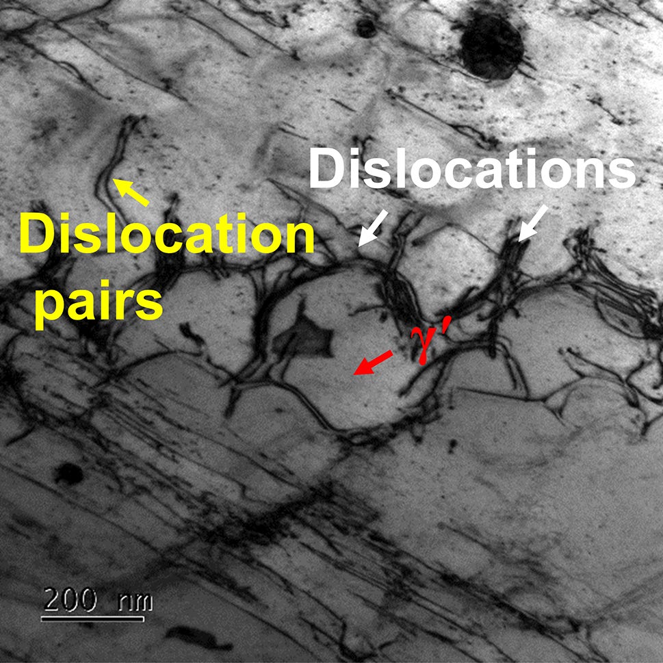 Fig. 8 Dislocation pairs present in the stretched HT870 sample